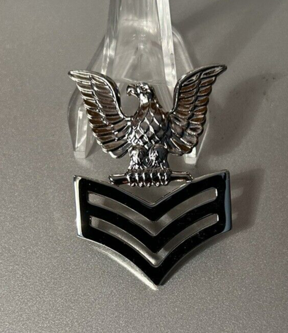 Official U S Navy First Class Petty Officer Cap Badge – Juniors Variety ...