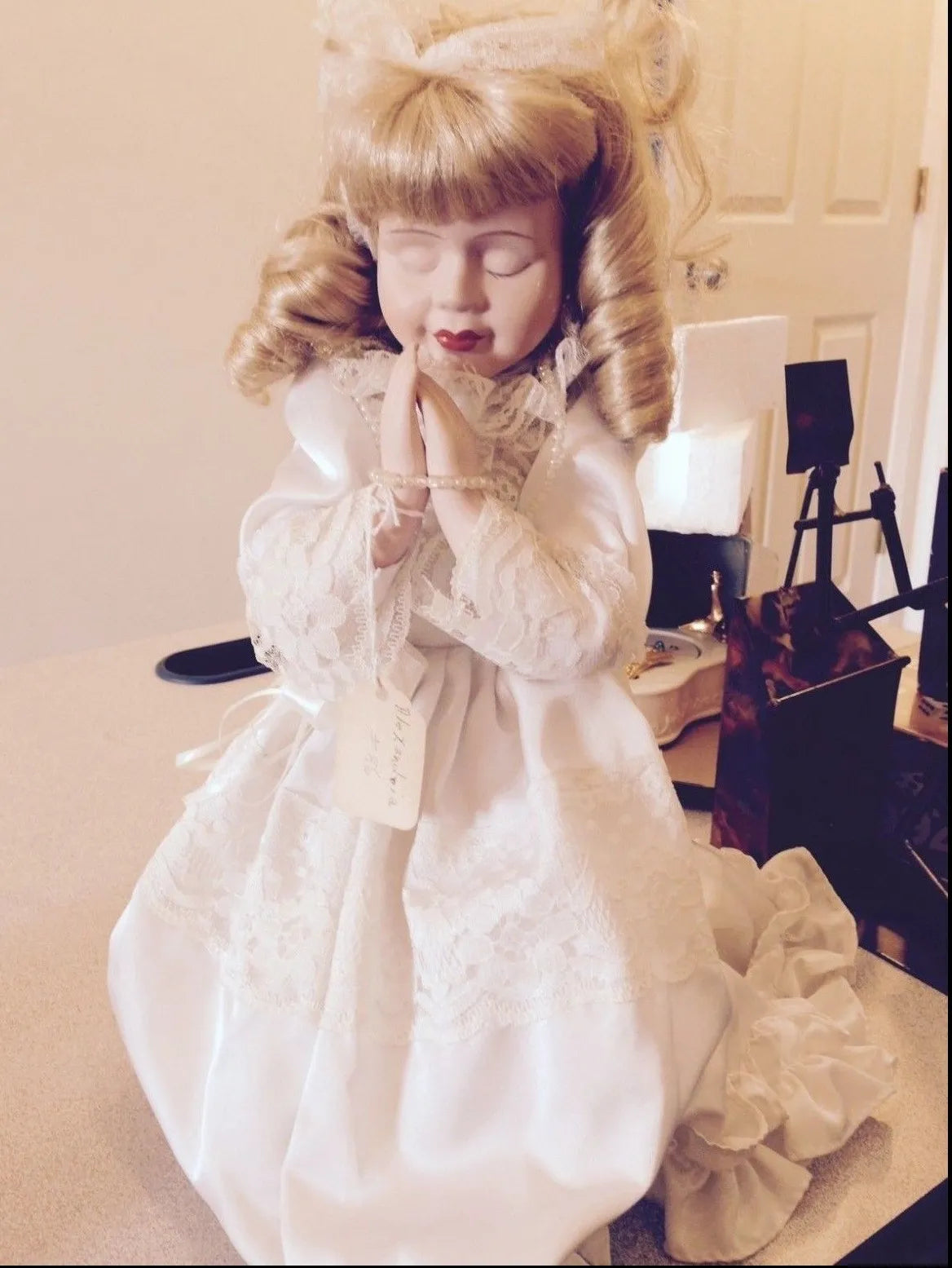 PRAYING DOLL - PORCELAIN FACE, ARMS AND HANDS – Juniors Variety Store